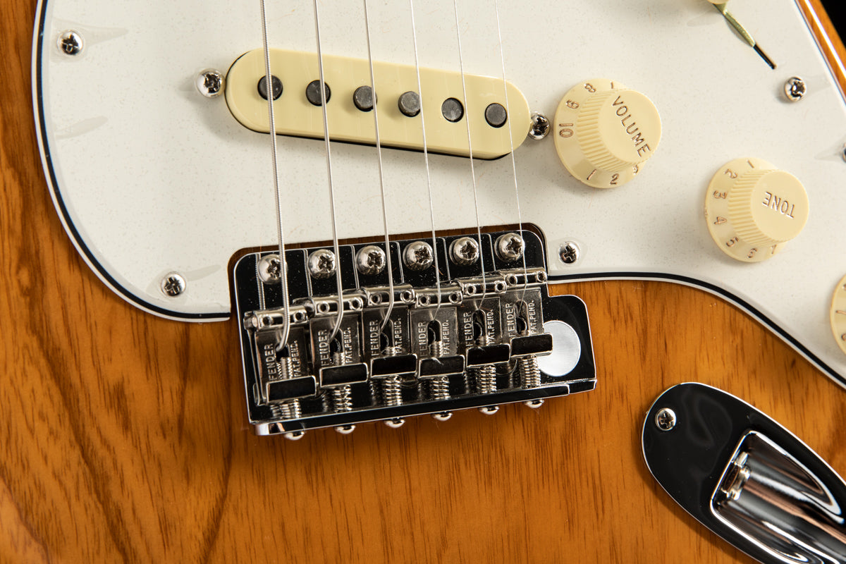 Fender American Vintage II '73 Stratocaster Aged Natural