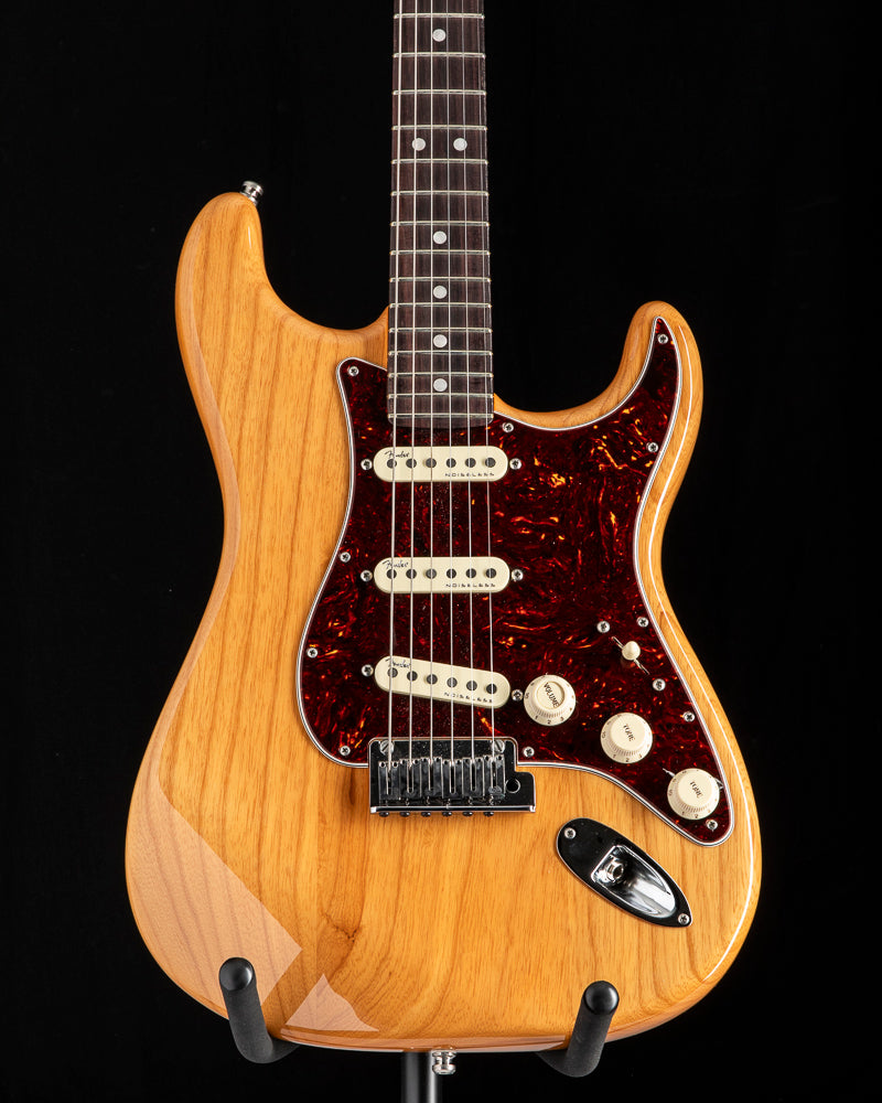 Fender American Ultra Stratocaster Cobra Blue | Blue Stratocaster