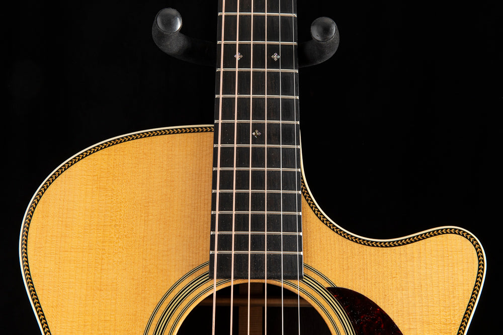 Used Martin 00-28VS Acoustic Guitar - Near Mint Condition