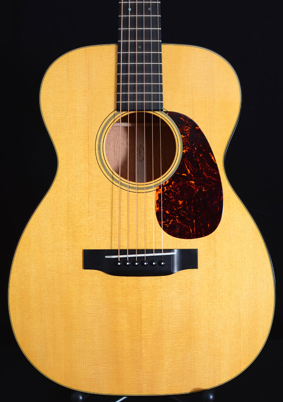 Martin 0018V | Mahogany Blocks/Dovetail Neck Joint Acoustic Guitar