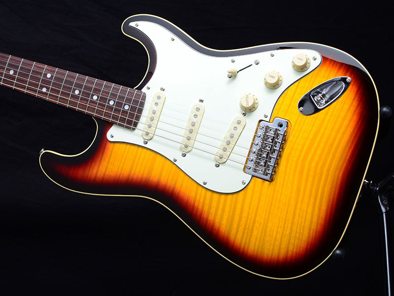 Fender Aerodyne Classic Strat 3-Tone Sunburst