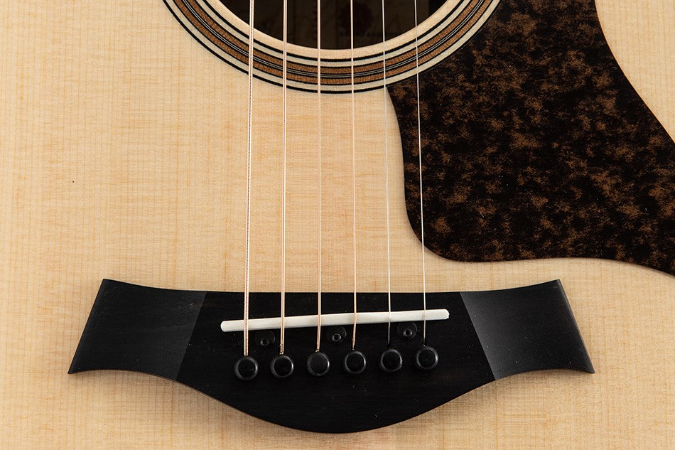 Taylor 714ce V-Class